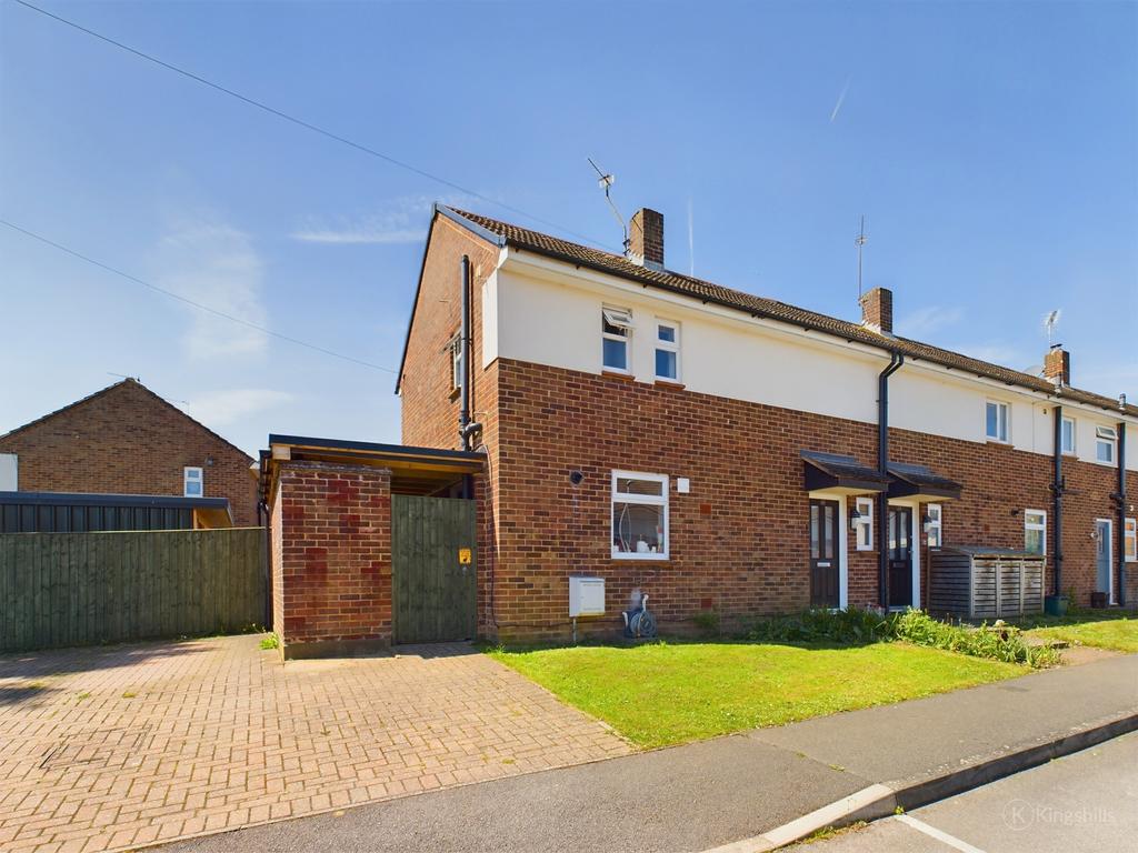 Woodcock Avenue, Walters Ash 2 bed terraced house - £390,000