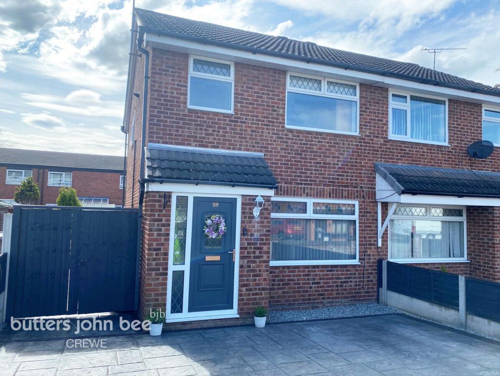 Heron Crescent, Crewe 3 bed semi-detached house - £180,000