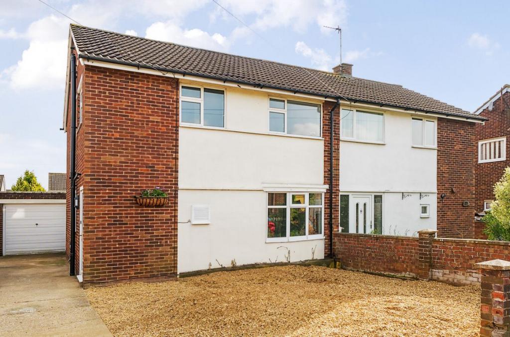 Duke Drive, Clapham 3 bed semi-detached house - £325,000
