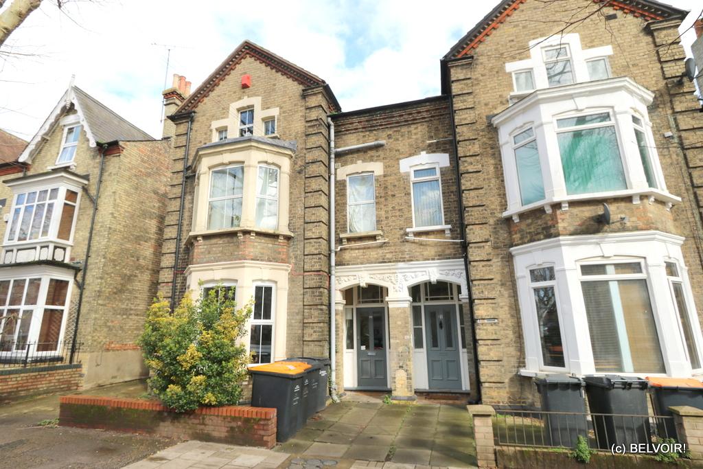 Warwick Avenue, Bedford, MK40 1 bed flat - £770 pcm (£178 pw)