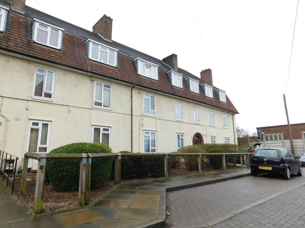 Brants Walk, Hanwell, W7 2 bed apartment - £1,800 pcm (£415 pw)