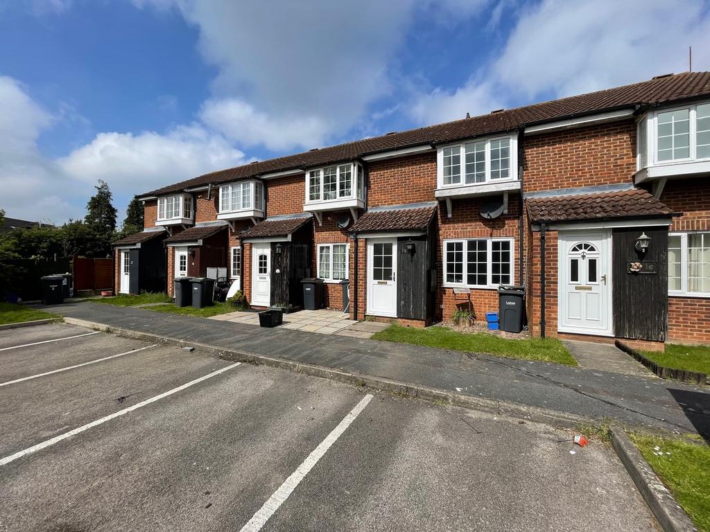 2 bedroom house - Malham Close - LU4 8PH 2 bed property - £1,250 pcm (£ ...