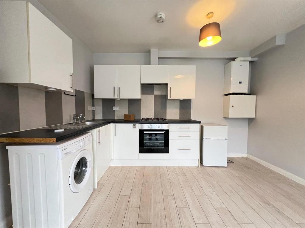 Brampton Road, Bexleyheath DA7 1 bed flat - £1,150 pcm (£265 pw)