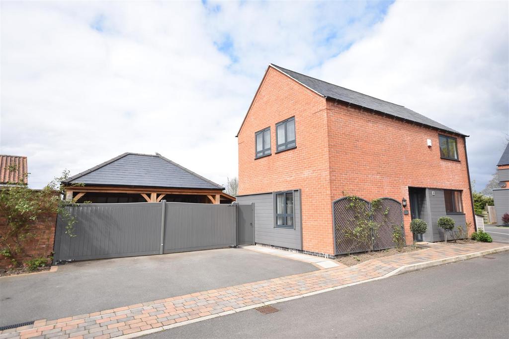 Main Street, Balderton, Newark 3 bed detached house - £350,000