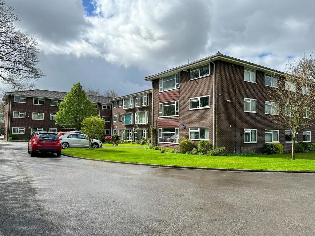 Cavendish Court, Didsbury Road... 2 bed apartment - £250,000