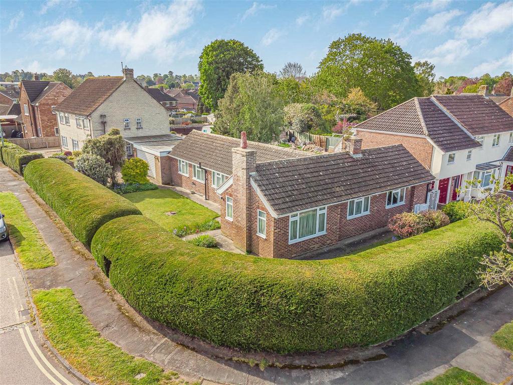 Edinburgh Road, Newmarket CB8 3 bed detached bungalow for sale - £410,000