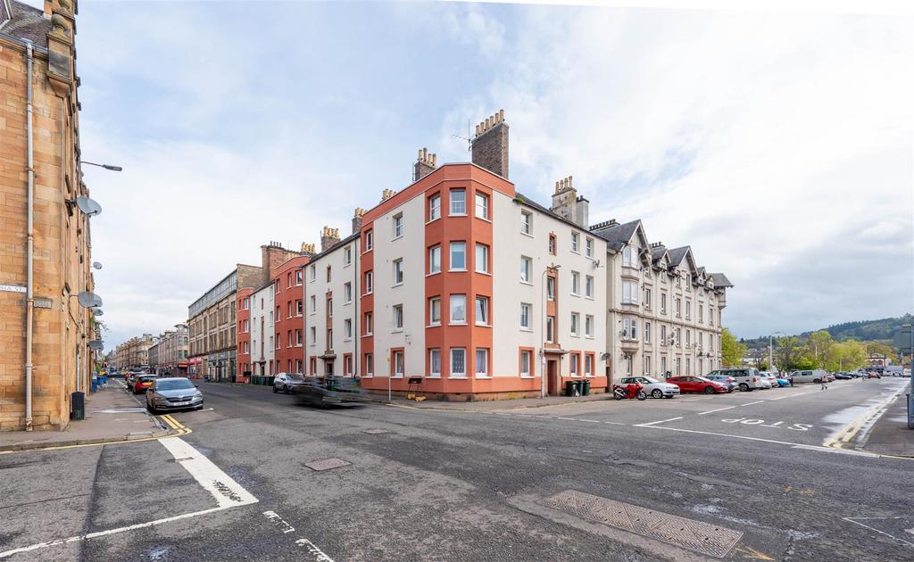Scott Street, Perth 2 bed flat - £94,950