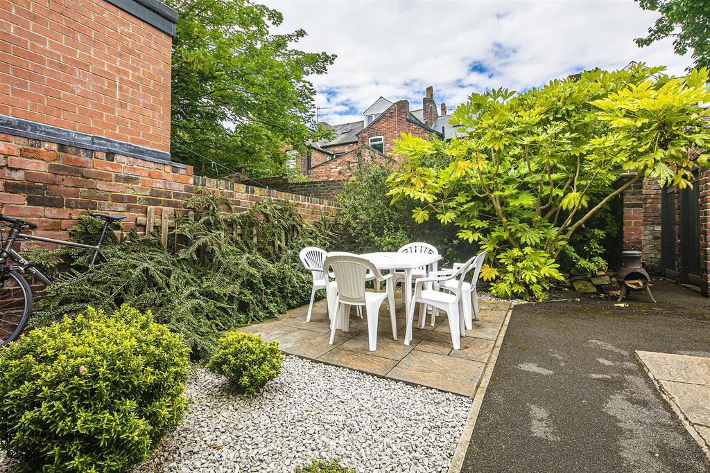 Denham Road, Off Ecclesall Road S11 5 bed terraced house - £300,000