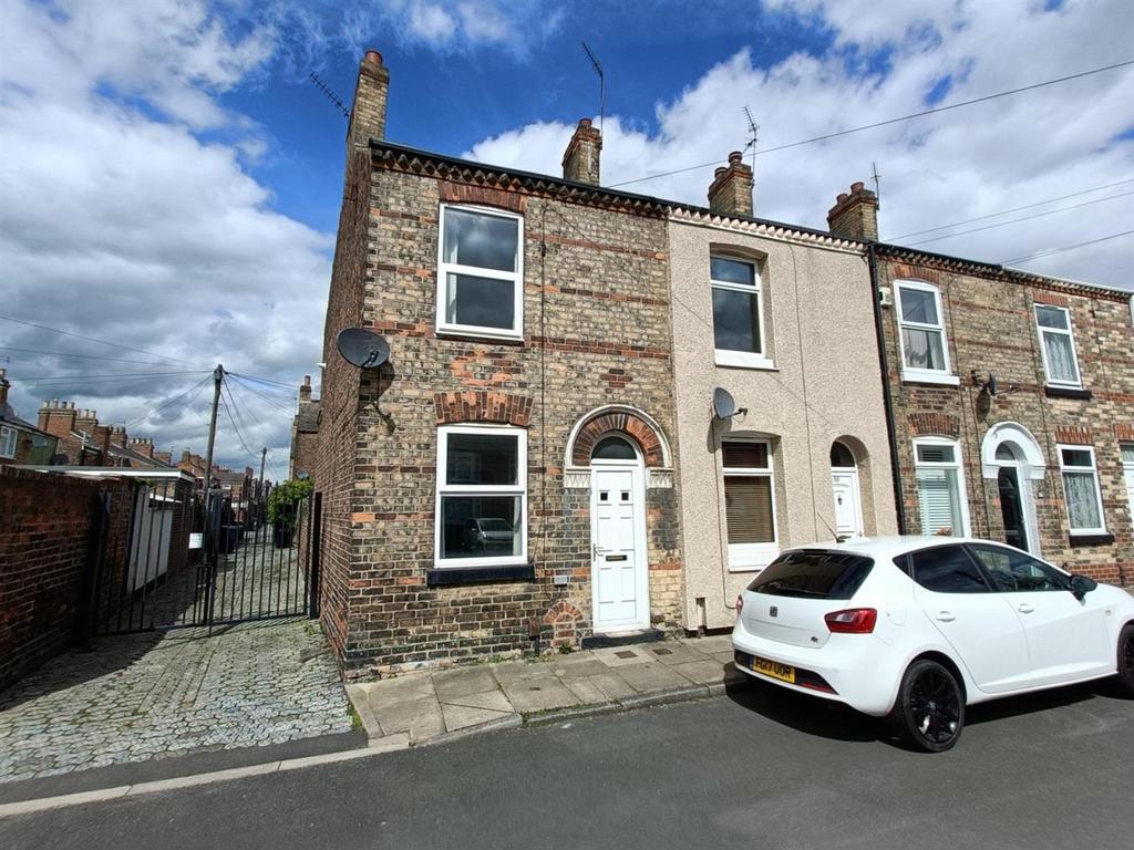 Garfield Terrace, York, YO26 4XU 2 bed end of terrace house - £190,000
