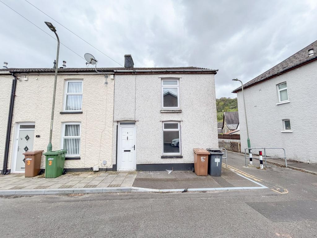 Park Place, Risca, NP11 2 bed terraced house - £150,000