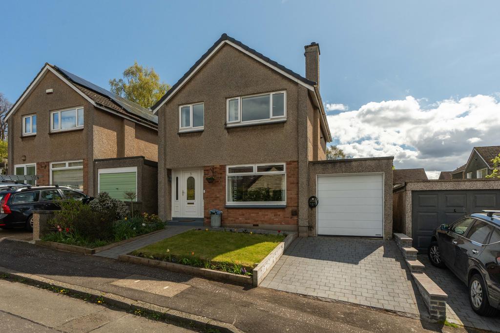 Fox Covert Avenue, Edinburgh EH12 3 bed detached villa - £395,000