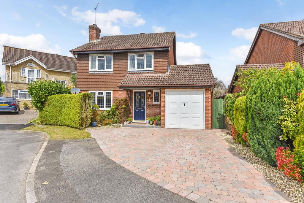 Bluebell Road, Lindford, Bordon... 4 bed detached house - £600,000