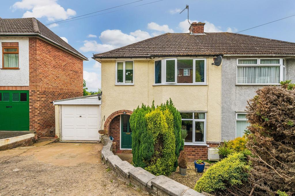 Perry Wood Close, Worcester WR5 3 bed semi-detached house - £285,000