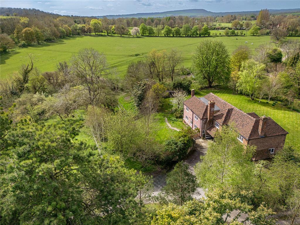 Great Kimble, Buckinghamshire 5 bed equestrian property - £4,200,000
