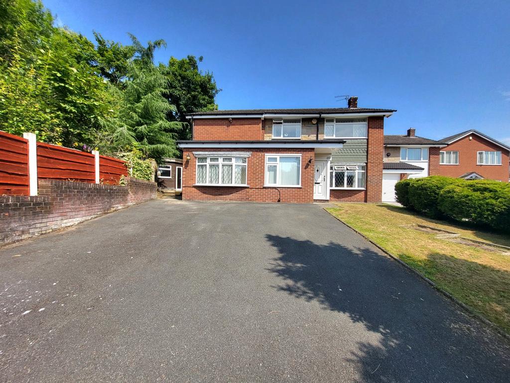 Valley Road, Heaton Mersey... 4 bed detached house - £1,900 pcm (£438 pw)