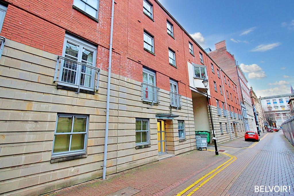 Mount Stuart Square, Cardiff Bay... 2 bed apartment - £189,950