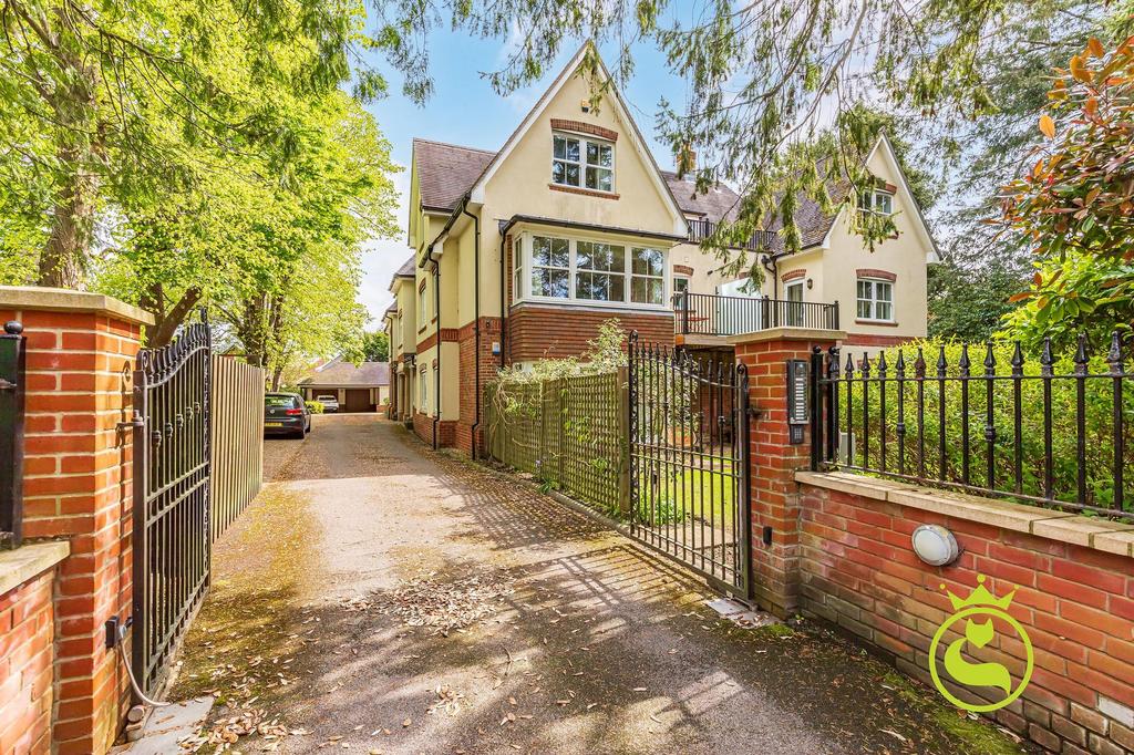 Elgin Court, Poole BH13 2 bed apartment for sale - £425,000