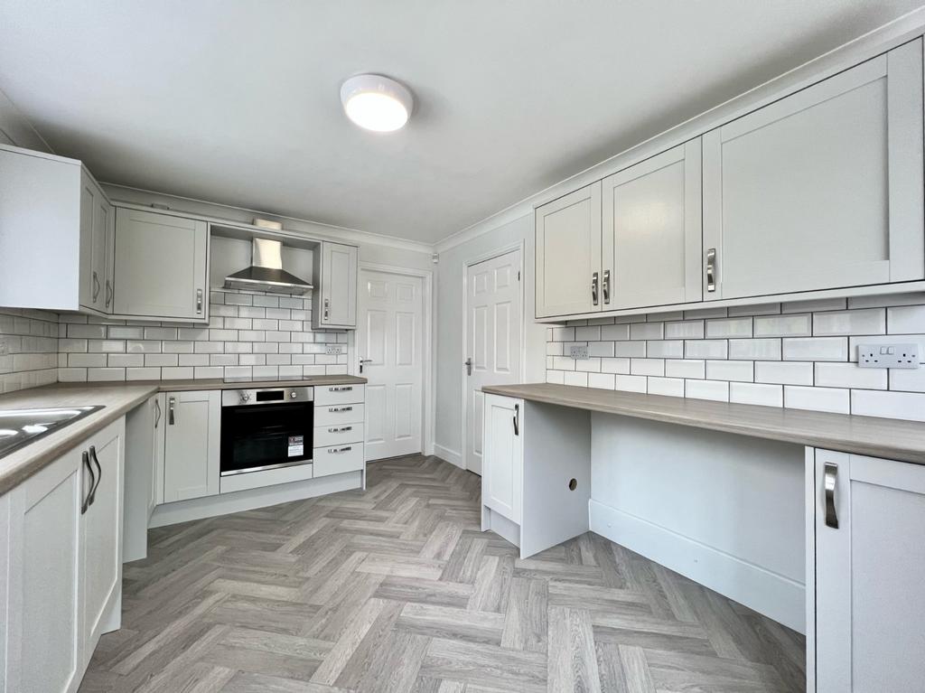 Chestnut Rise, Barrow-upon-Humber... 3 bed bungalow to rent - £950 pcm ...