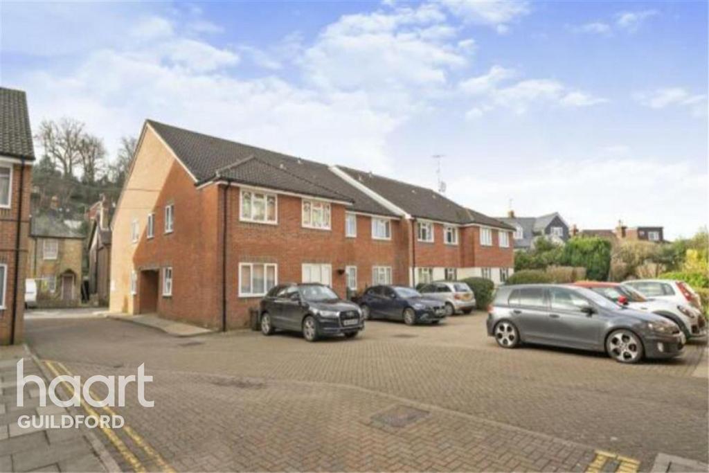 Stuart Court, Guildford 1 bed detached house - £900 pcm (£208 pw)