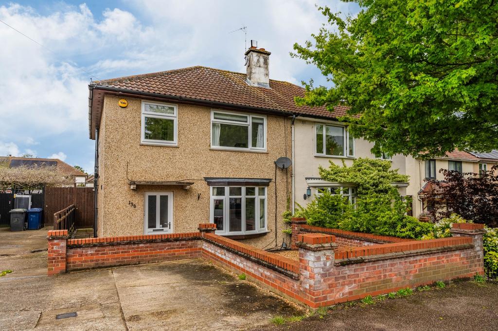 Howard Road, Cambridge, CB5 3 bed semi-detached house for sale - £500,000