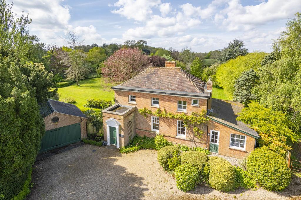 Liston, Essex/Suffolk Border 3 bed detached house - £1,800 pcm (£415 pw)