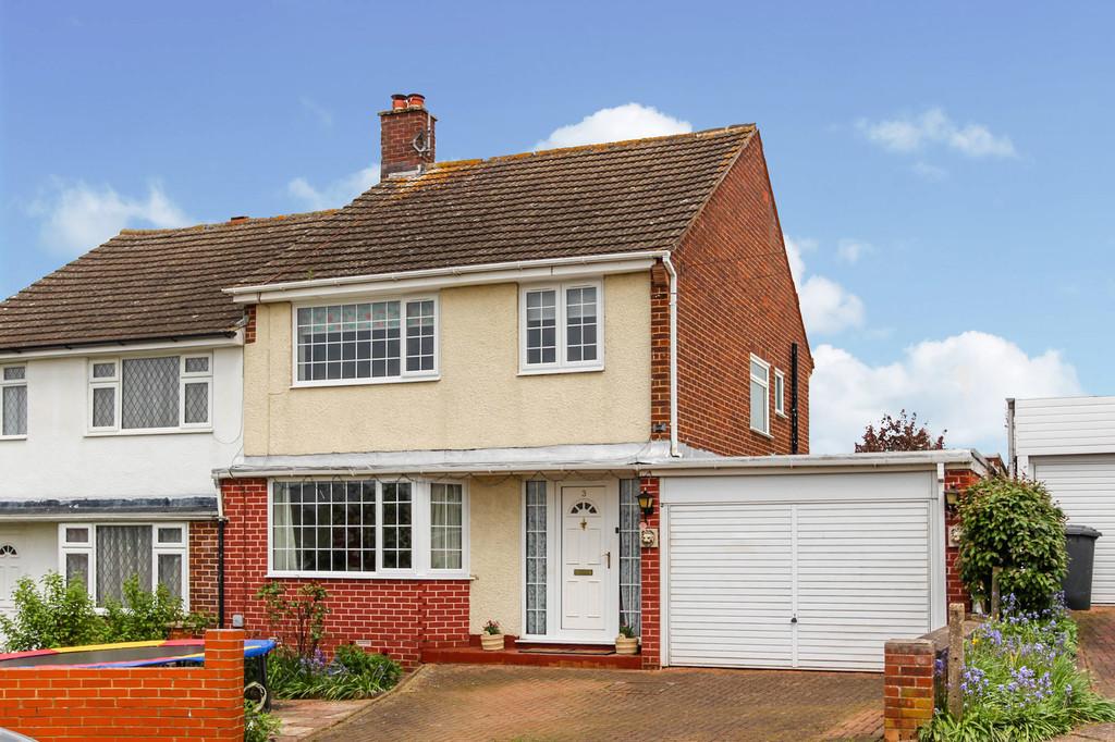 James Road, Wellingborough NN8 3 bed semi-detached house - £280,000