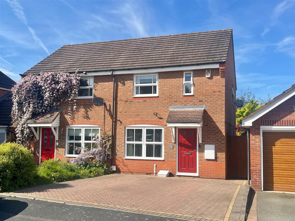 Oak Way, Walmley, Sutton Coldfield 2 bed semi-detached house - £270,000