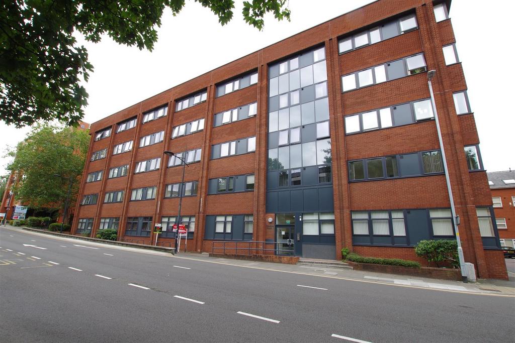 Farnsby Street, Swindon SN1 1 bed flat - £795 pcm (£183 pw)