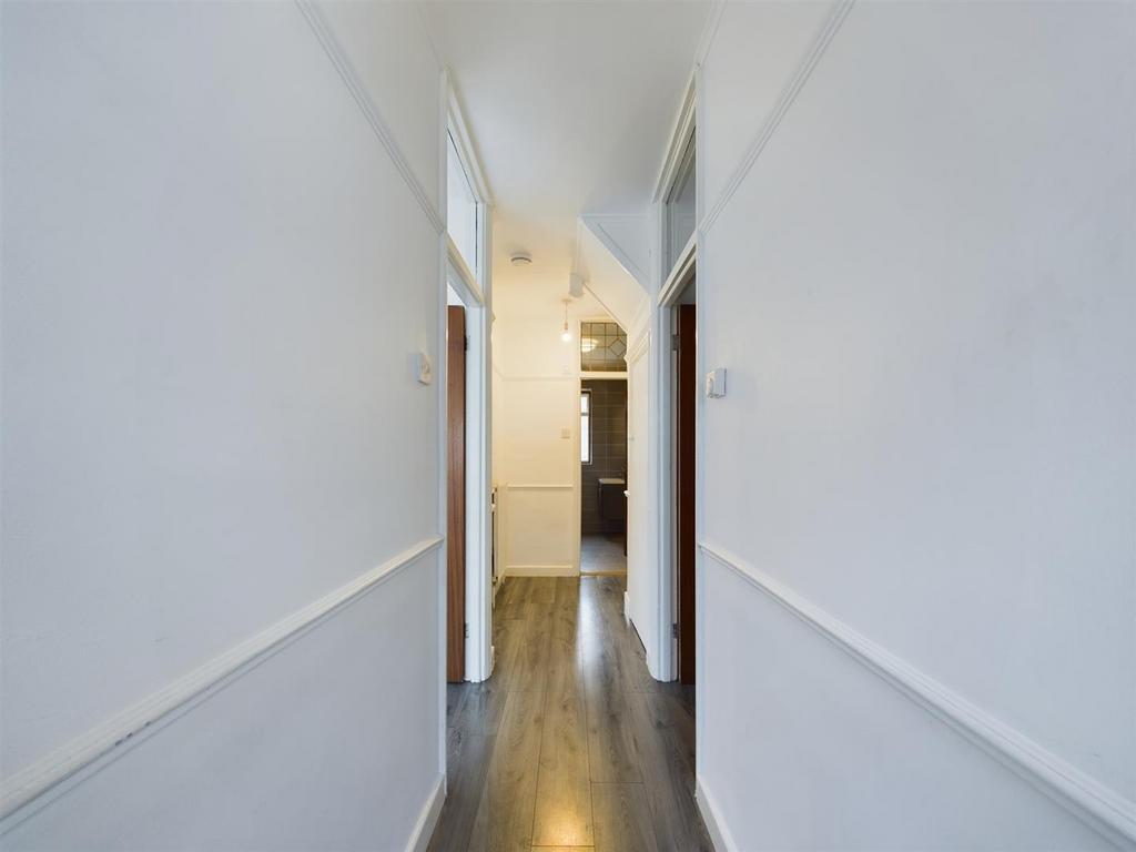 Craig Park Road, London 2 bed flat - £299,950