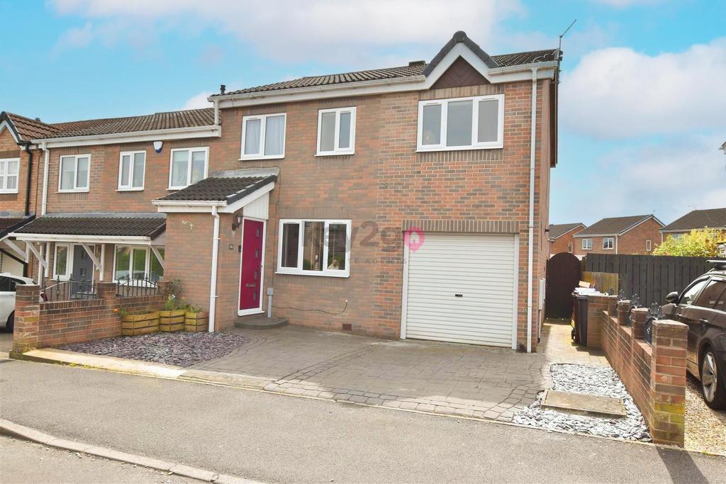 Collingbourne Avenue, Sothall... 3 bed semi-detached house - £270,000
