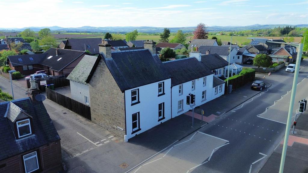 School Road, Burrelton, Blairgowrie 3 bed detached house - £189,950