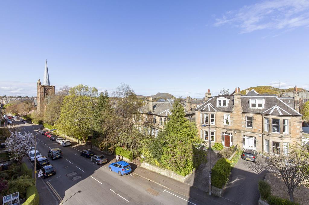 82/10 Braid Road, Morningside, EH10 6AP 3 bed flat for sale - £560,000