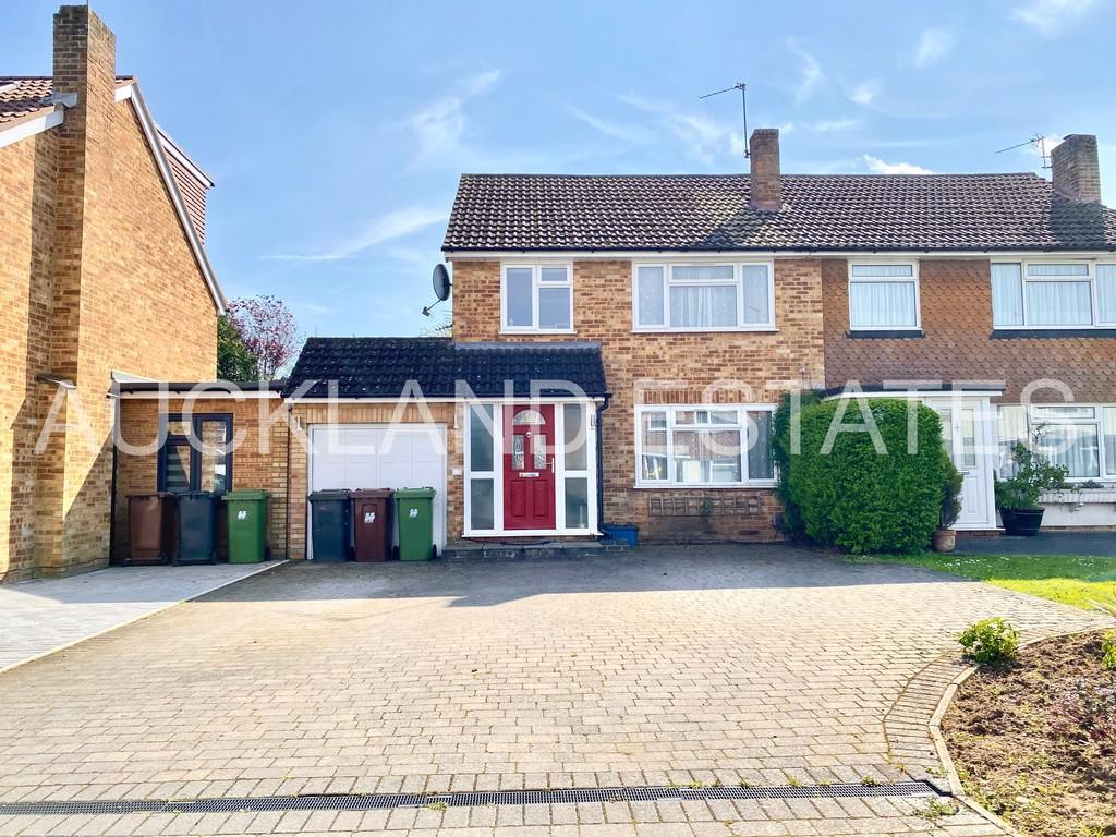 Northlands, Potters Bar EN6 3 bed semi-detached house for sale - £635,000