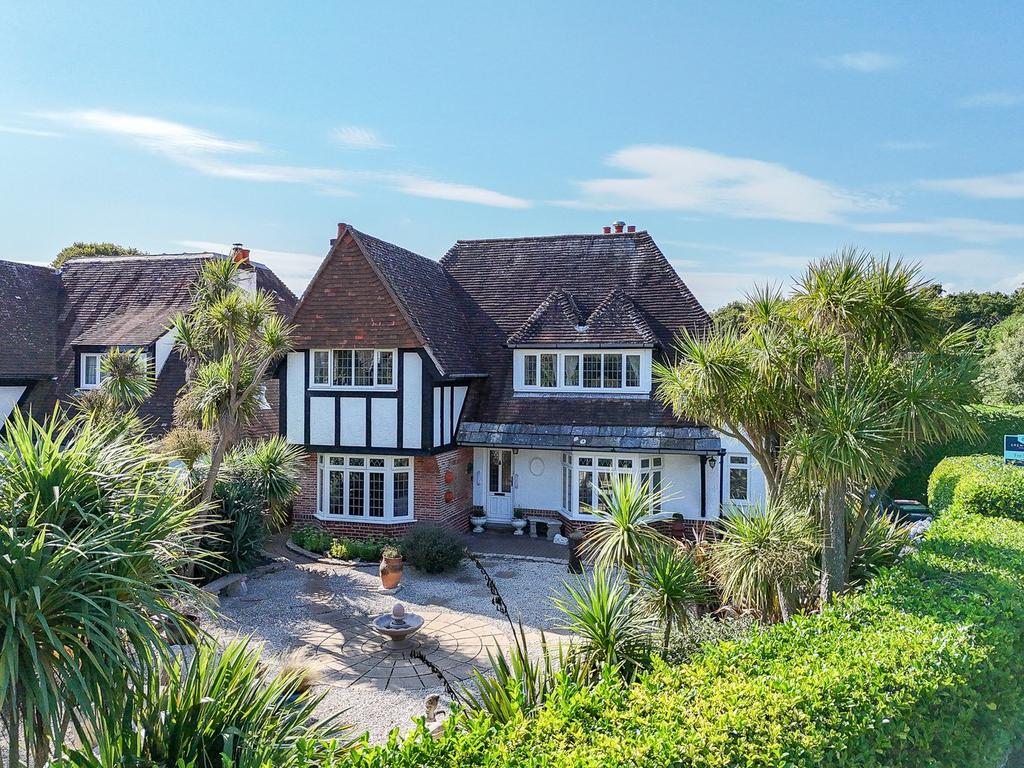 Seaway Avenue, Friars Cliff... 3 bed detached house - £900,000