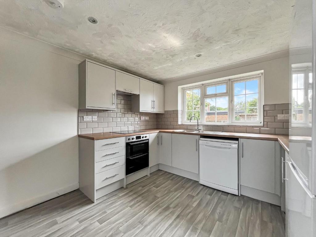 Langney Drive Ashford Tn23 3 Bed Semi Detached House For Sale £320 000