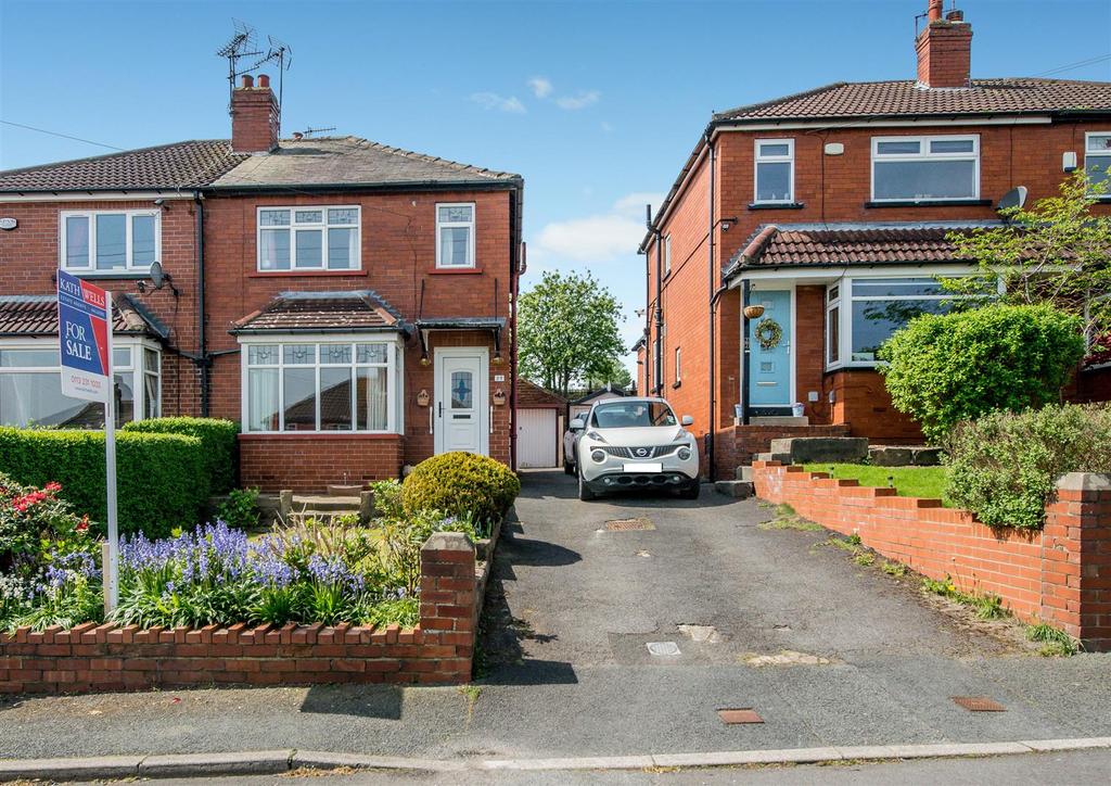 Hare Park Mount, Leeds 2 bed semi-detached house - £175,000