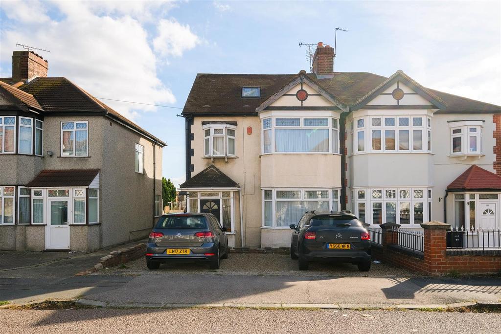Roding Lane North, Woodford 4 bed semi-detached house for sale - £525,000
