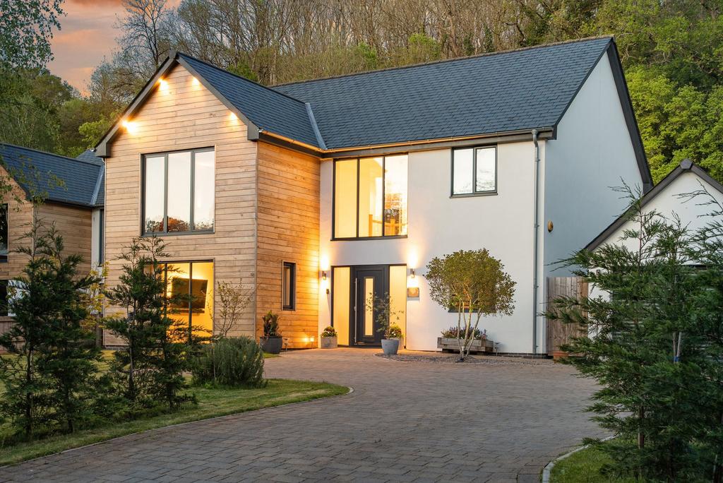 Pocombe Bridge, Exeter 5 bed detached house - £900,000