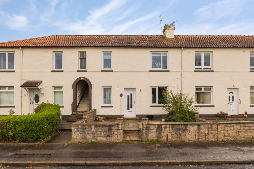 Saughton Grove, Edinburgh EH12 2 bed flat - £180,000