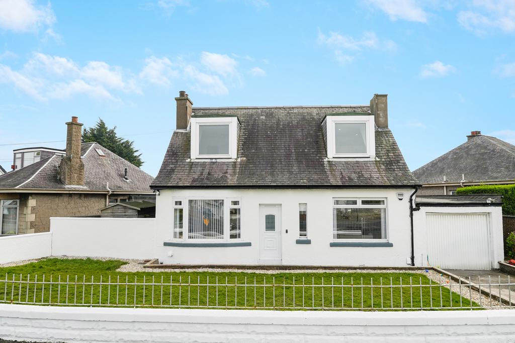 Craigentinny Road, EDINBURGH EH7 4 bed bungalow for sale - £420,000