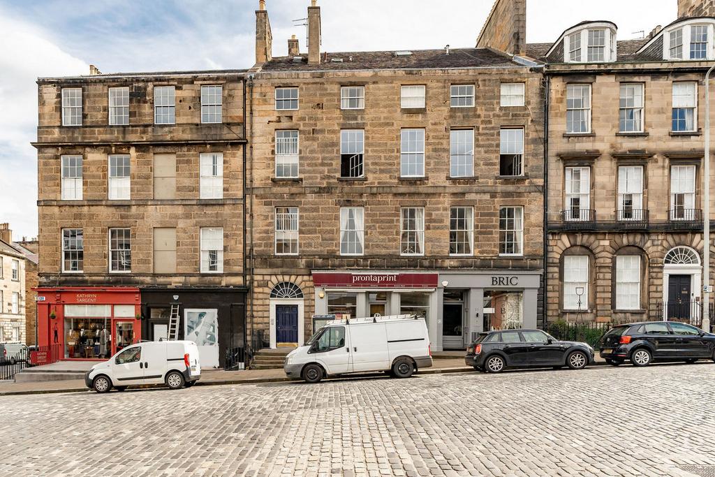 17 Flat 1 Howe Street, Edinburgh, EH3 4 bed flat - £595,000