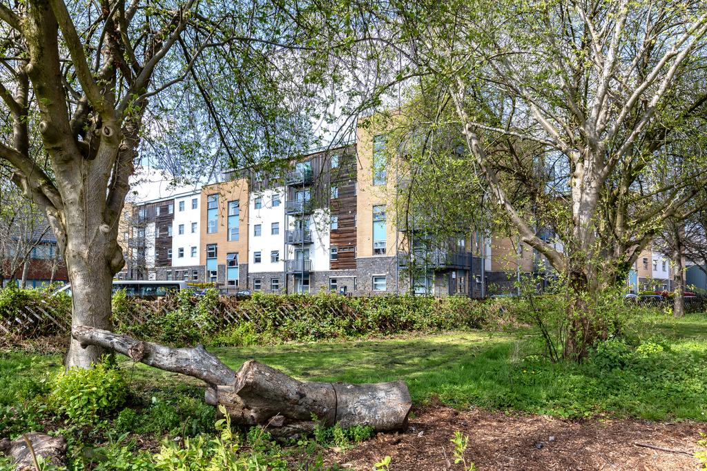 Waterloo Road, Bristol BS2 2 bed flat - £245,000