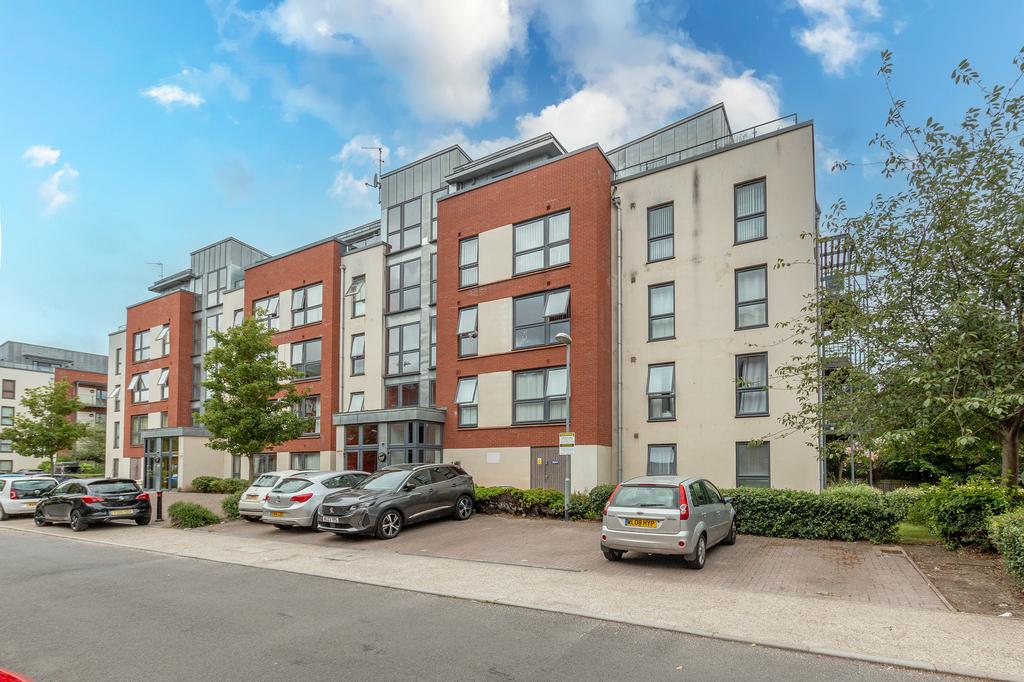 Ashton Gate, Bristol BS3 2 bed ground floor flat - £257,500