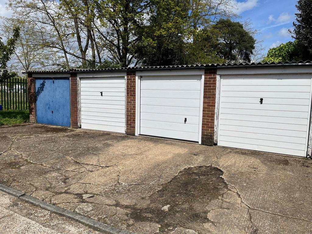 Cedar Way, Sunbury-on-Thames TW16 Garage - £30,000