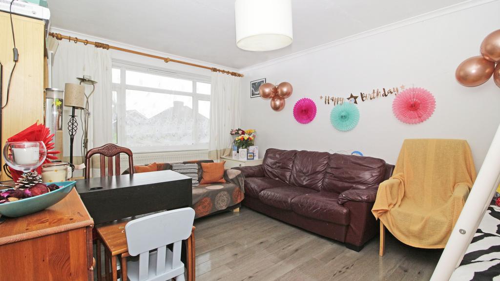 Erith Road, Bexleyheath, Kent, DA7 2 bed maisonette for sale - £300,000