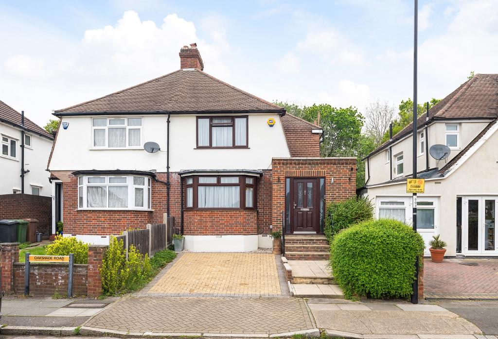 Oakshade Road, Bromley BR1 3 bed semi-detached house - £575,000