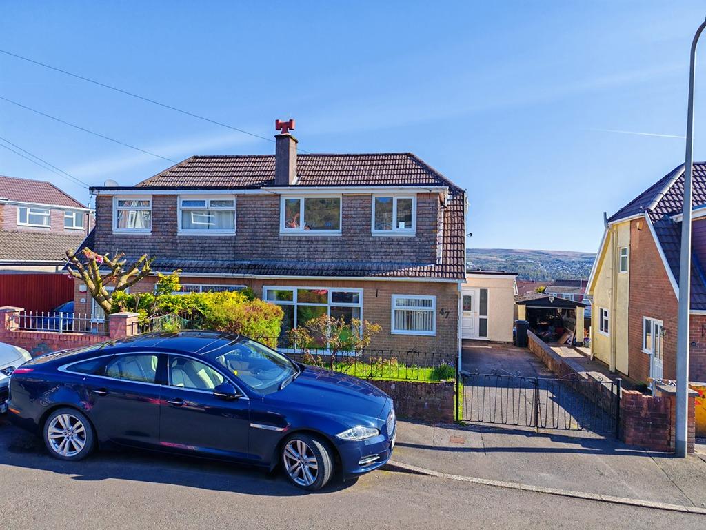 Merthyr Tydfil CF48 4 bed semi-detached house - £250,000