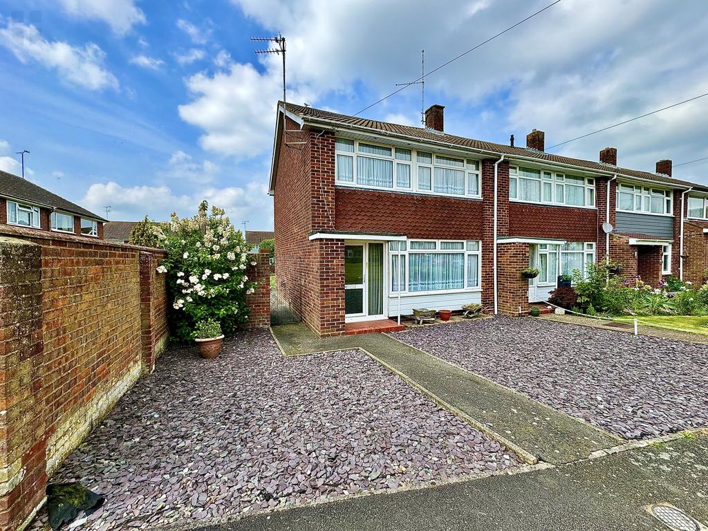 Hulbert End, Aylesbury, HP21 9DF 3 bed end of terrace house - £335,000