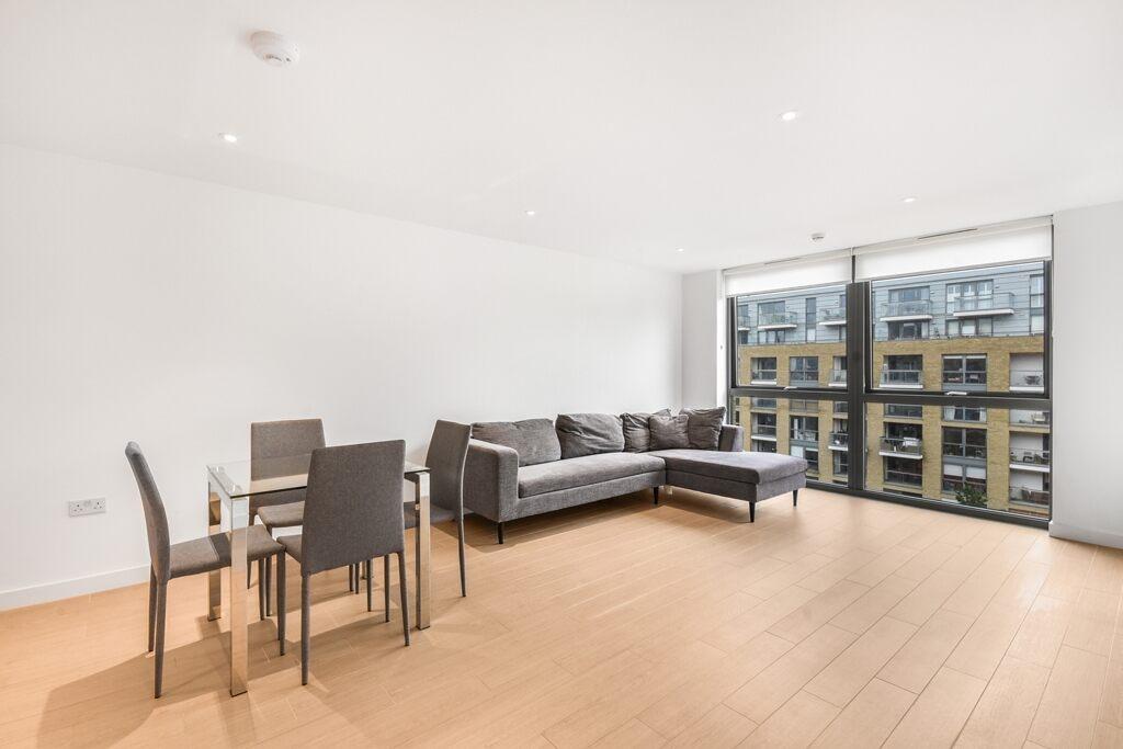 Packington Square, N1 1 bed flat - £2,687 pcm (£620 pw)