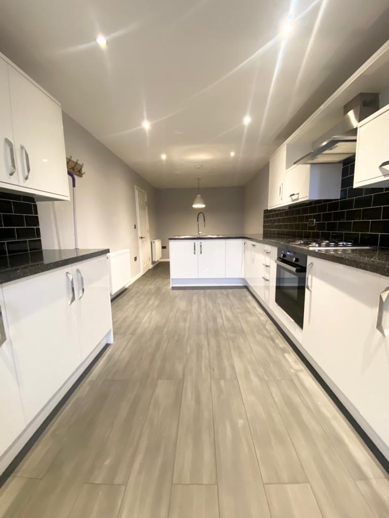 Blacker Hill, S74 0RG 4 bed detached house - £220,000
